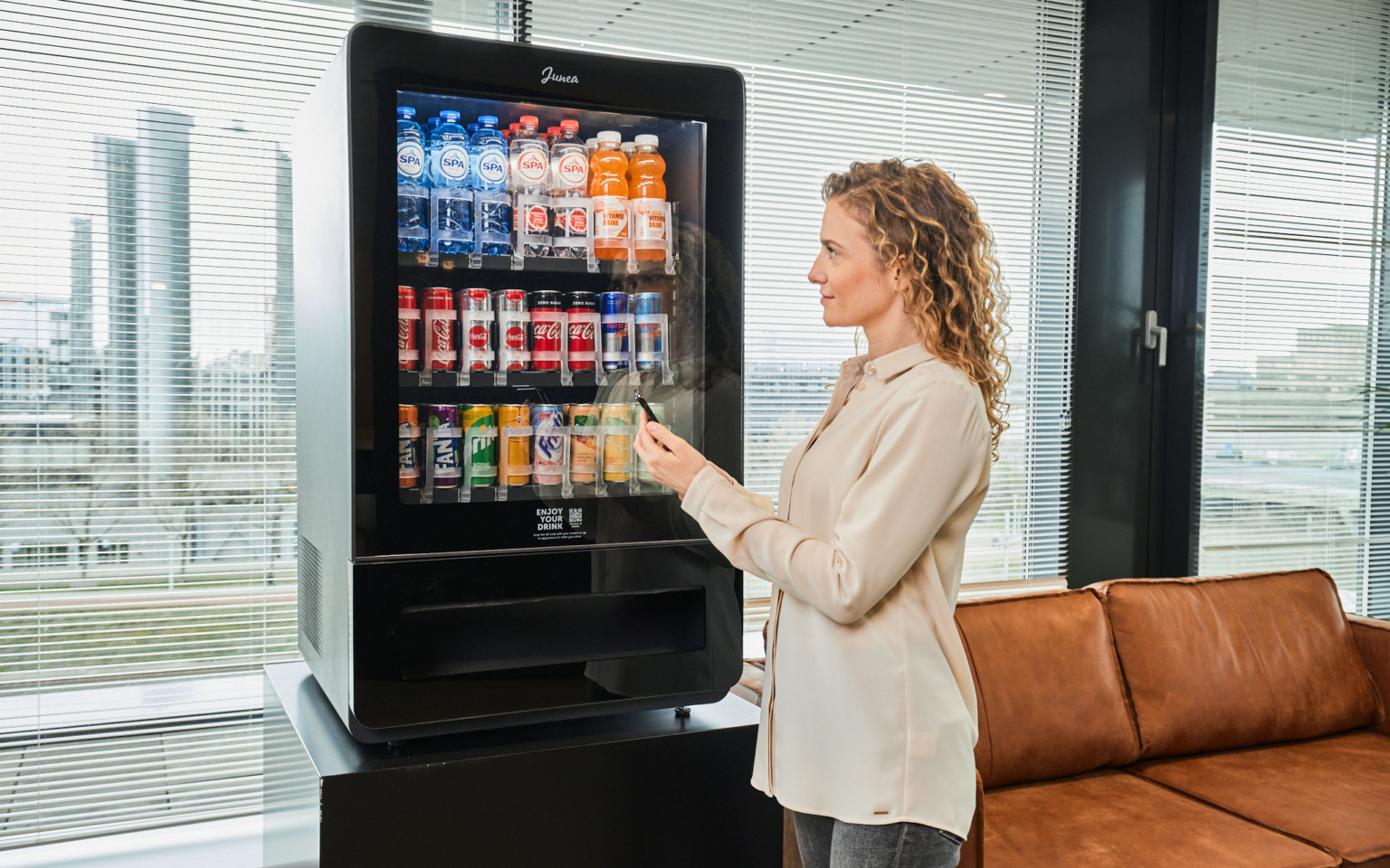 De smart vending drankautomaat: verfrissende frisdranken | Junea